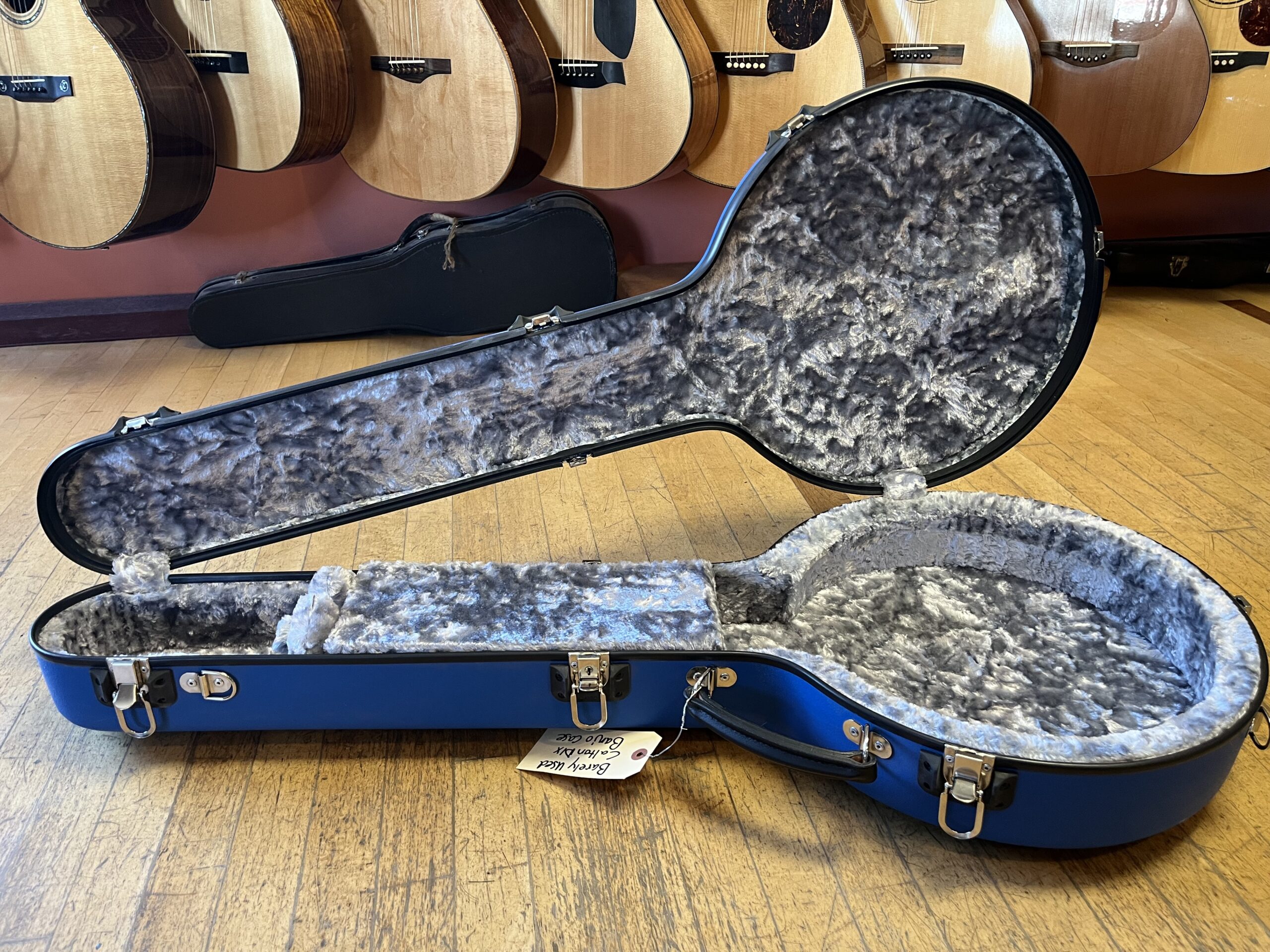 Barely used Calton deluxe banjo case- SOLD - Greg Boyd's House of Fine ...